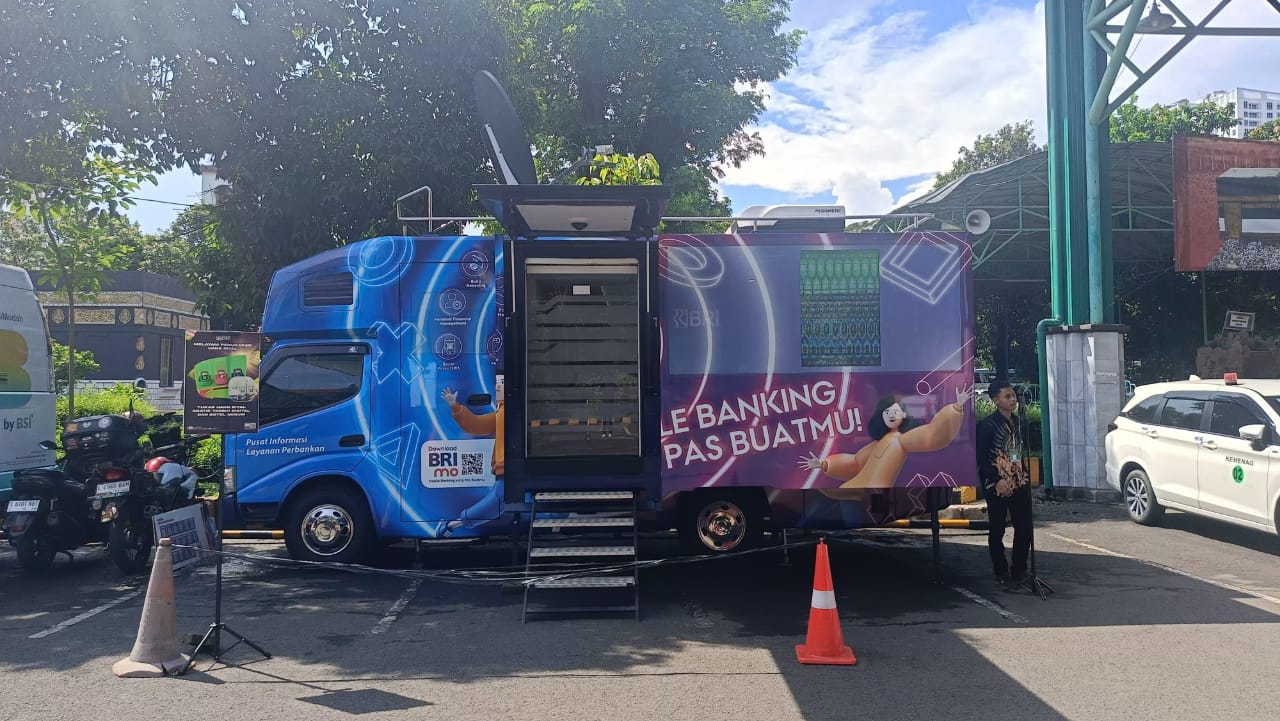 BRI RO Surabaya Sediakan E-Buzz untuk Transaksi Perbankan bagi Calon ...